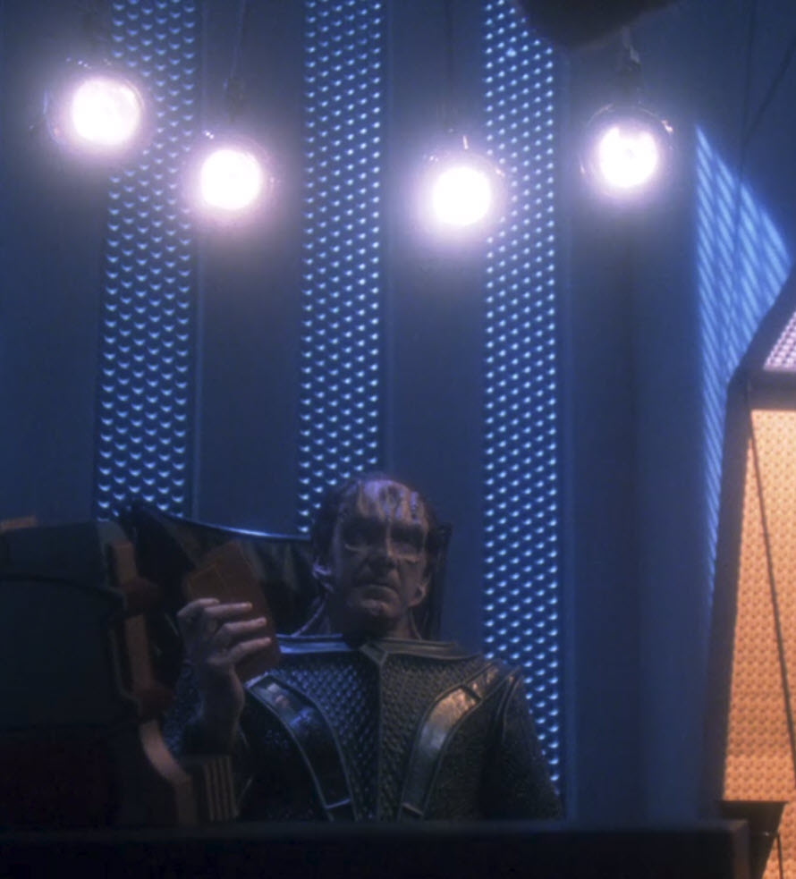 Retro TV Review: Star Trek TNG SSN 6 Episode Eleven: Chain of Command ...