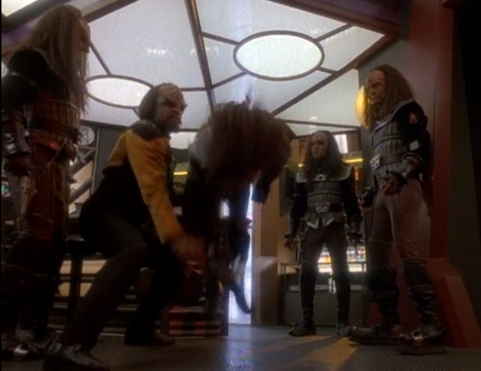 Retro TV Review: Star Trek DS9 SSN Four Season Premier. Episode One ...