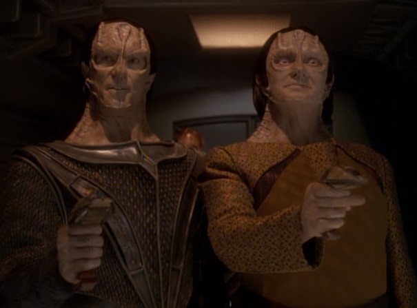 Retro TV Review: Star Trek DS9 SSN Four Season Premier. Episode One ...