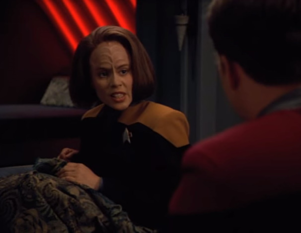 Retro TV Review: Star Trek Voyager SSN 4 Episode Three: Day of Honor ...