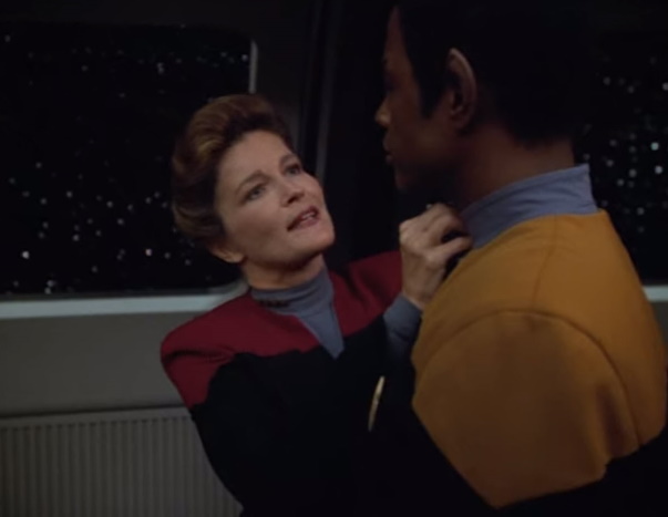Retro TV Review: Star Trek Voyager SSN 4 Episode Five: Revulsion – Late ...
