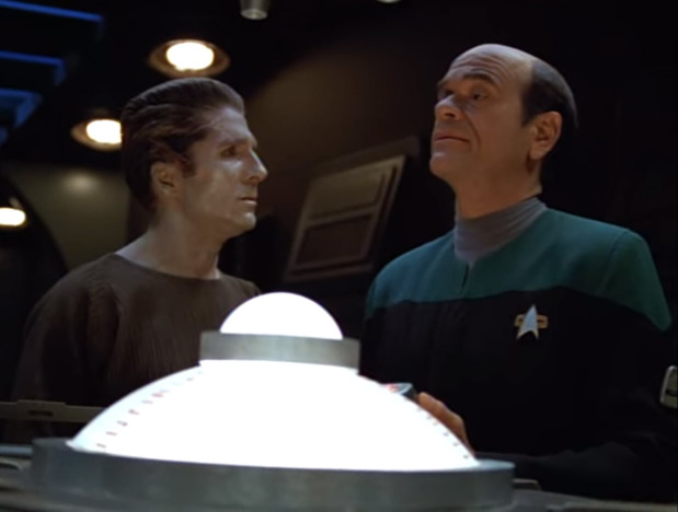 Retro TV Review: Star Trek Voyager SSN 4 Episode Five: Revulsion – Late ...